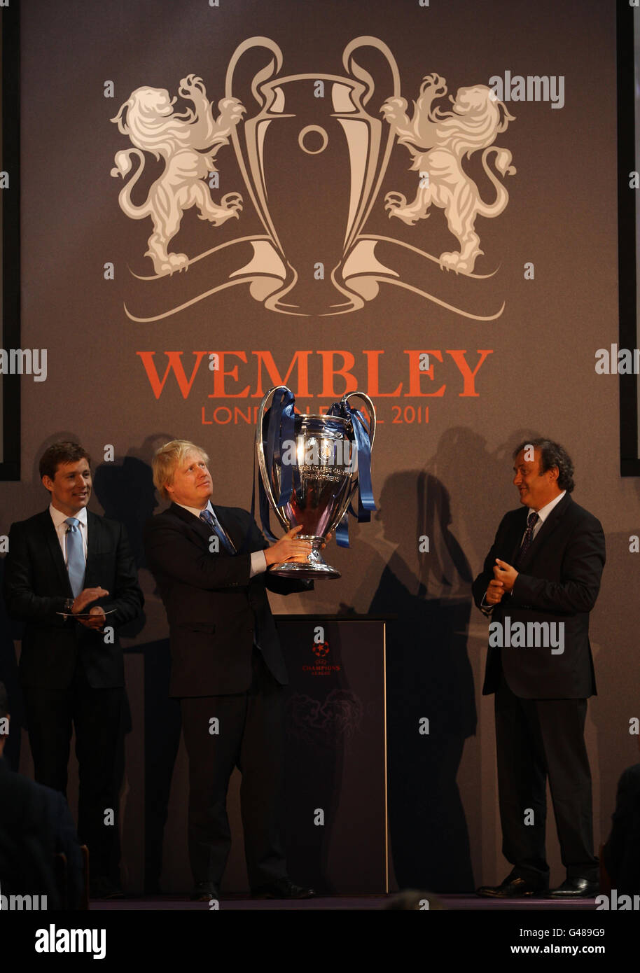 Soccer uefa champions league trophy handover guildhall hi-res stock ...