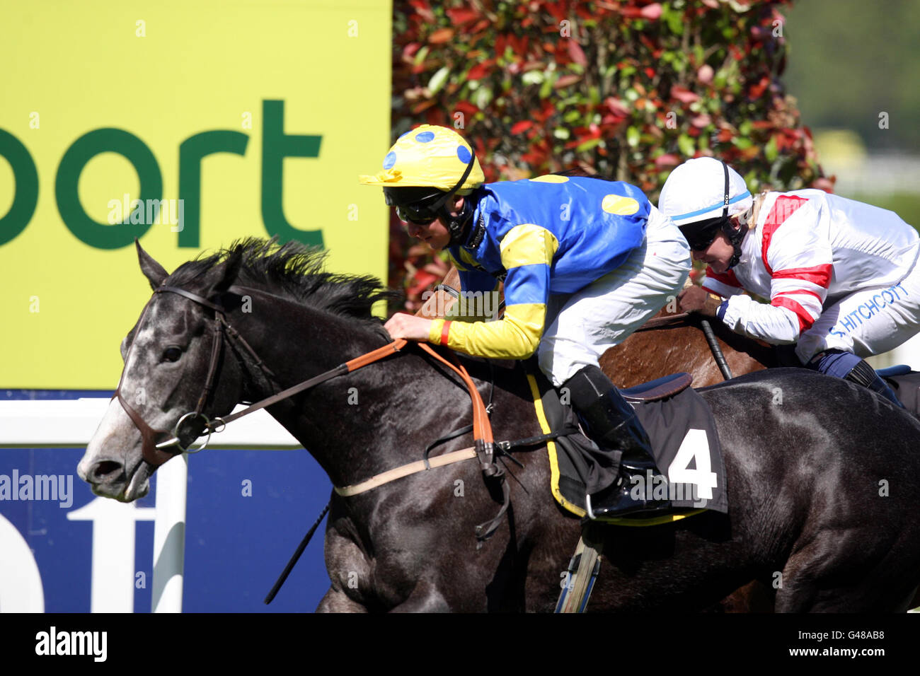 Horse Racing - Totepool Free Raceday - Ascot Racecourse Stock Photo - Alamy