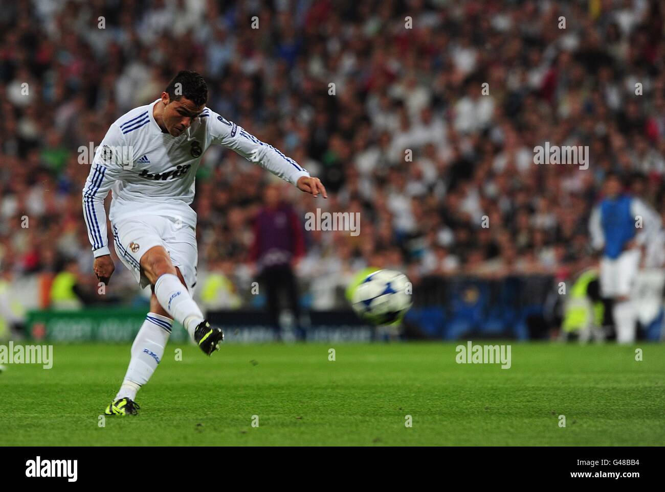 Real madrids cristiano ronaldo takes free kick hi-res stock photography ...