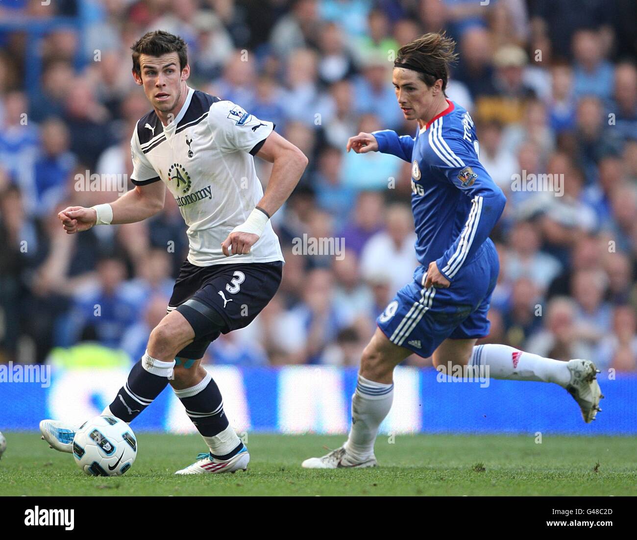Chelseas fernando torres right in action hi-res stock photography and ...