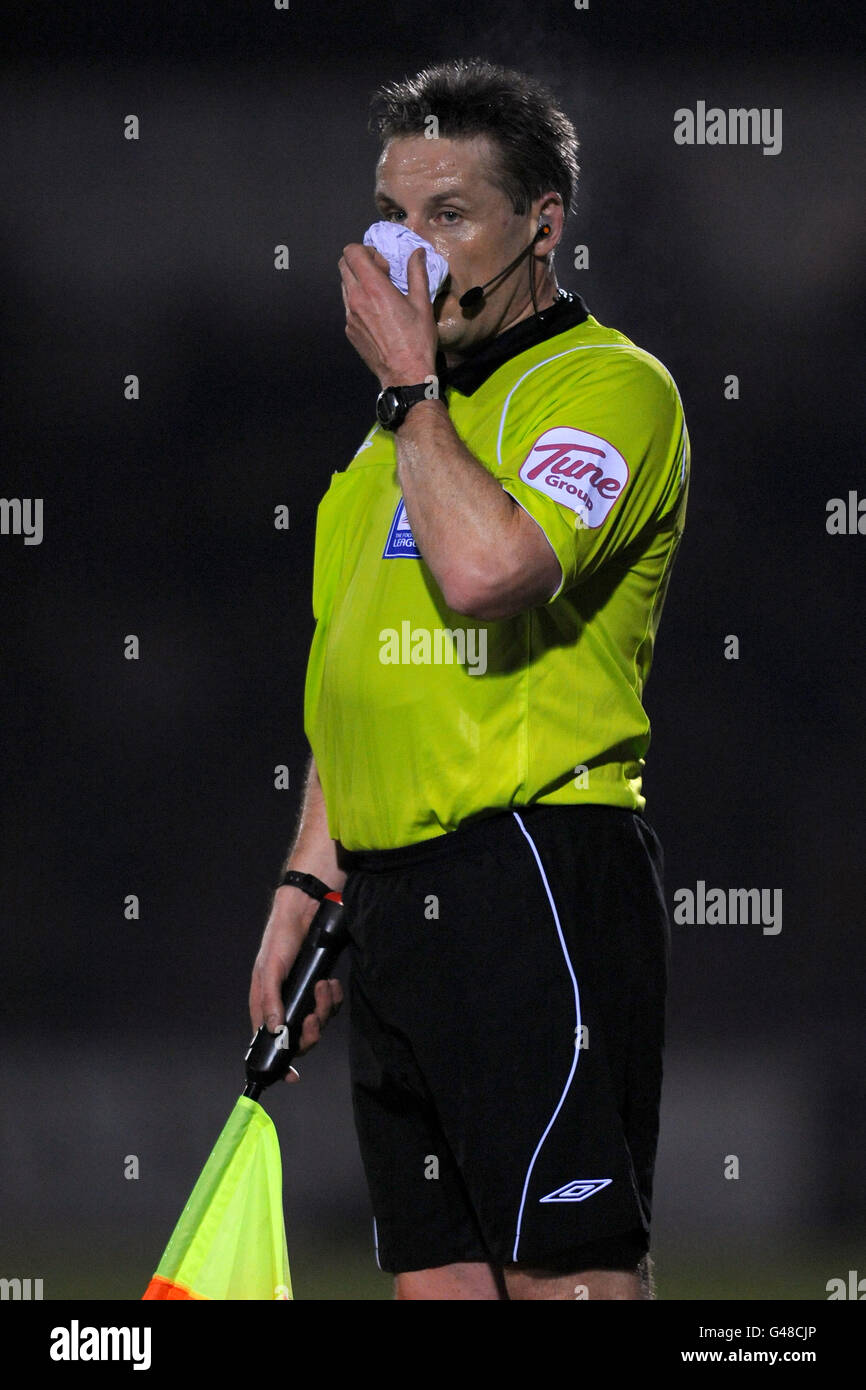 Football linesman datacoapplies hi-res stock photography and images - Alamy