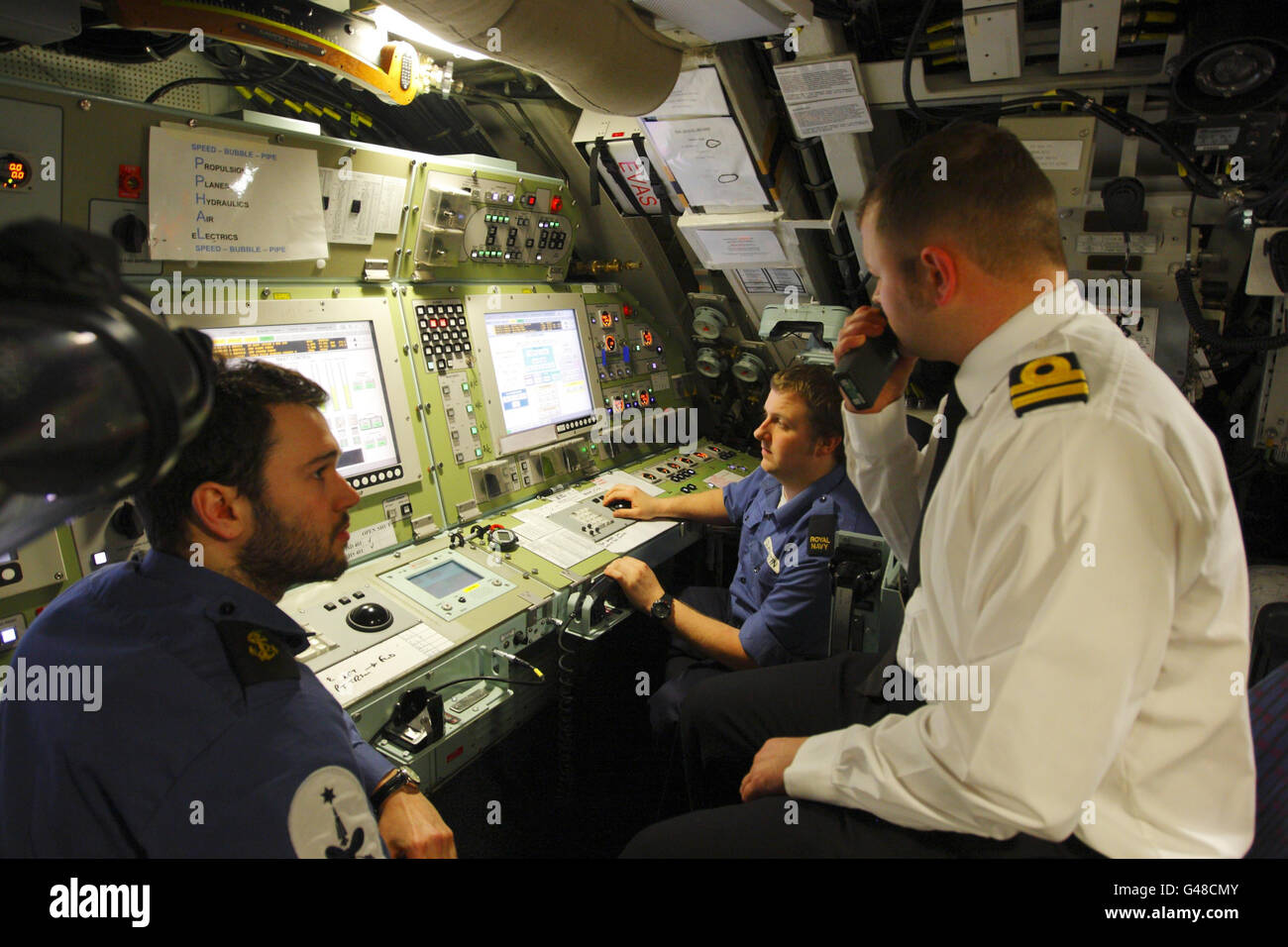Hms astute royal navys advanced hi-res stock photography and images - Alamy