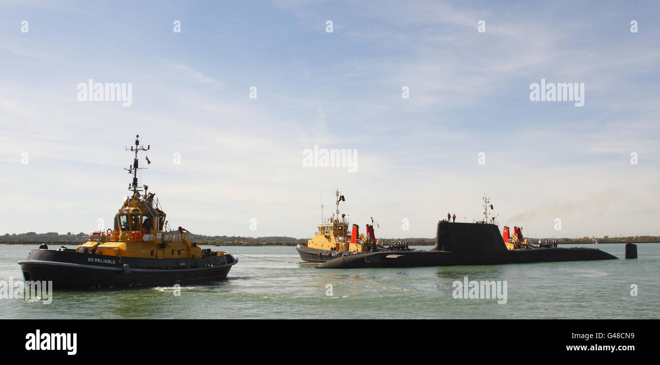Three tugs bring the Royal Navy's newest and most advanced submarine ...