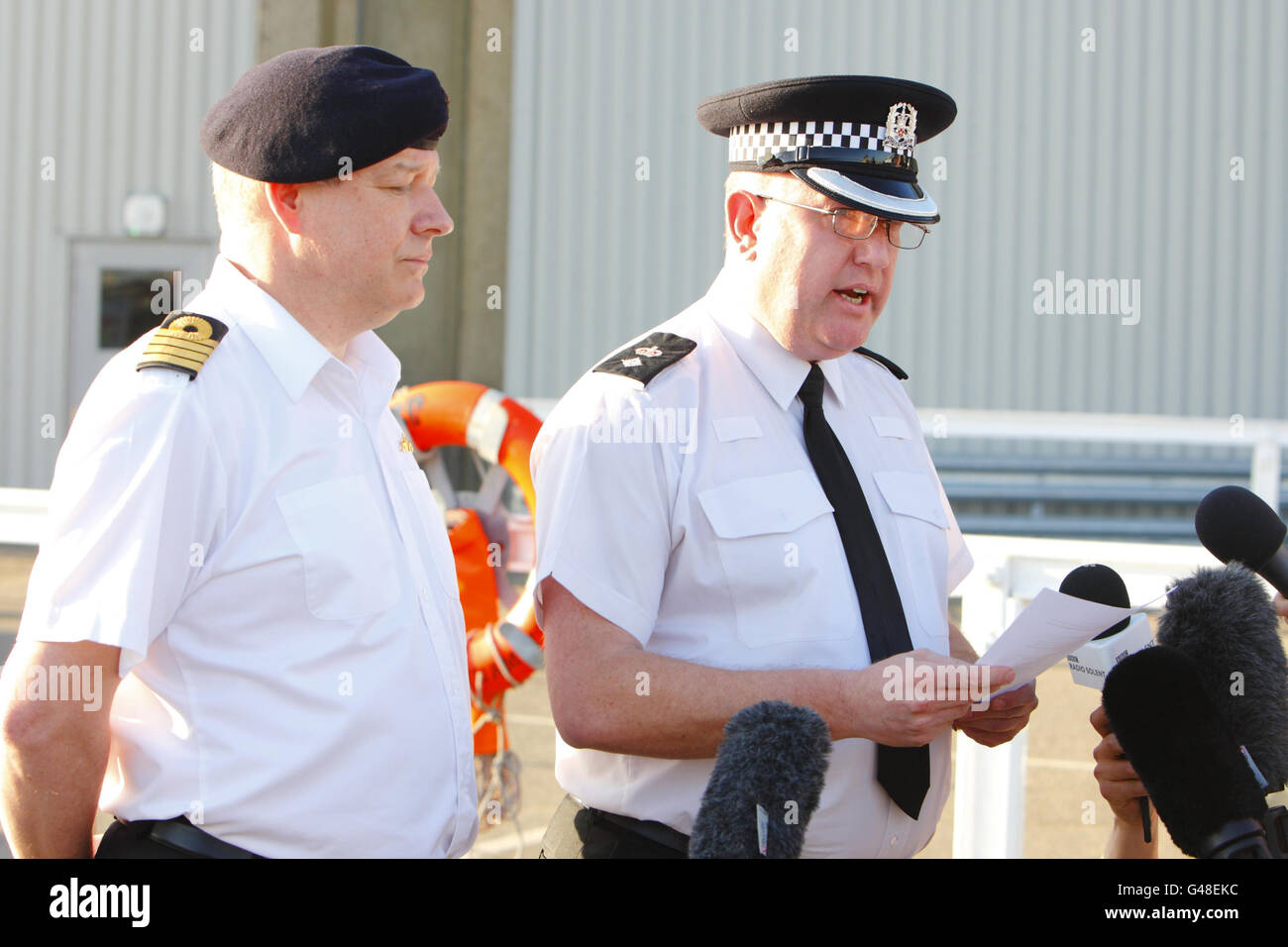 Hampshire Police Chief Superintendent Dave Thomas (left) and Captain ...