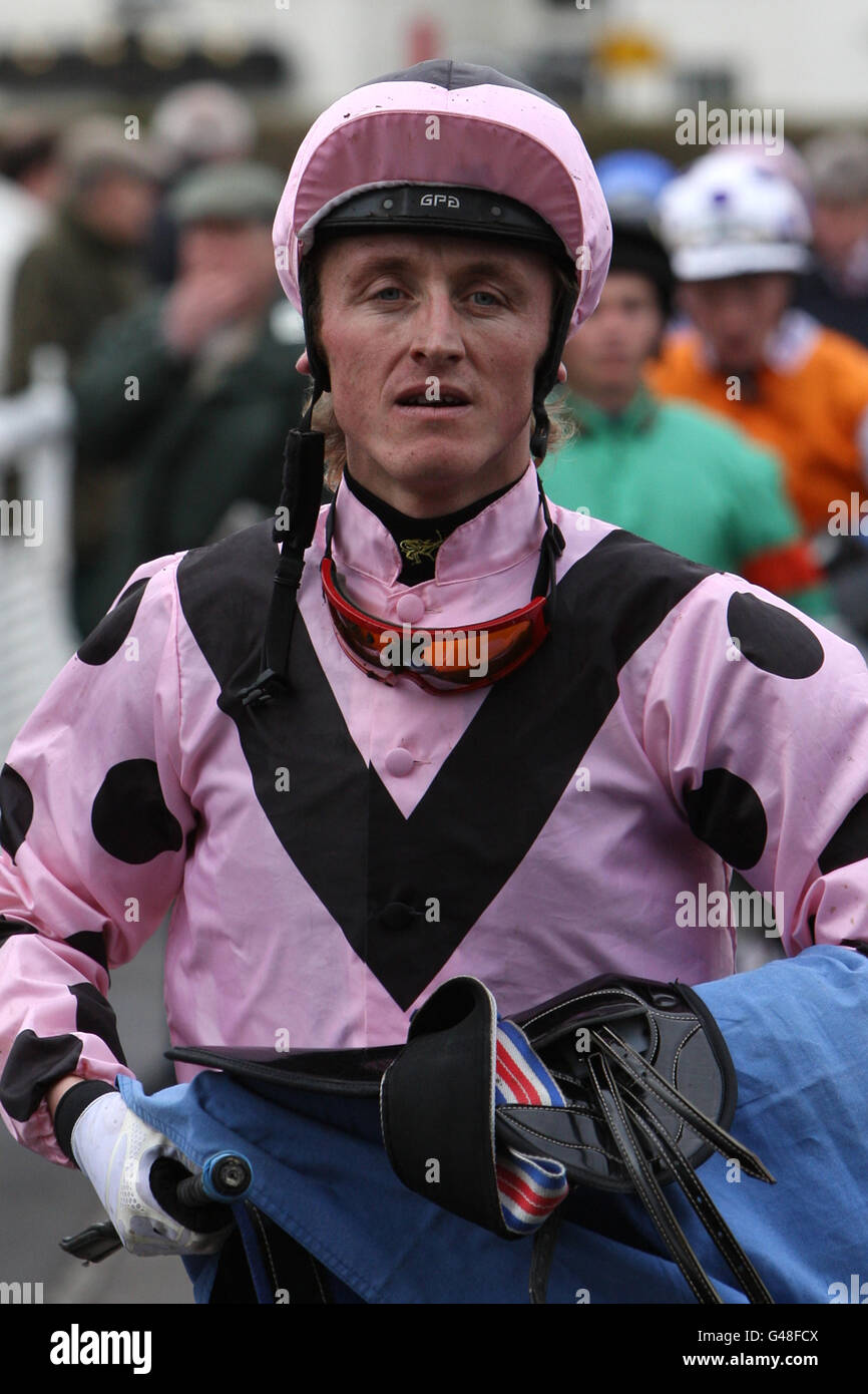 Horse Racing - Catterick Racecourse. Jockey Lee Vickers Stock Photo - Alamy