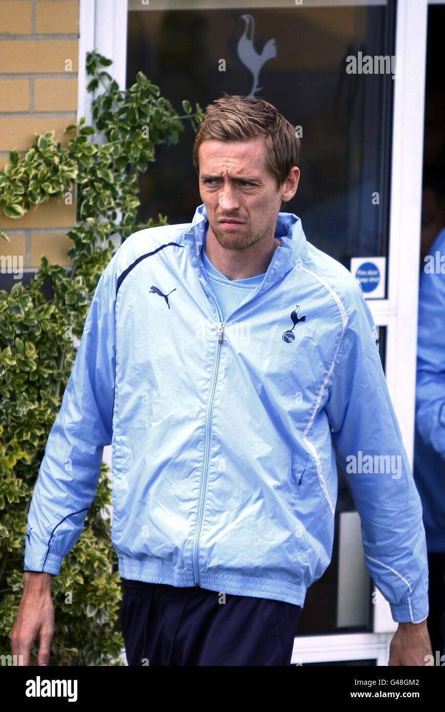 Tottenham hotspurs peter crouch hi-res stock photography and images - Alamy