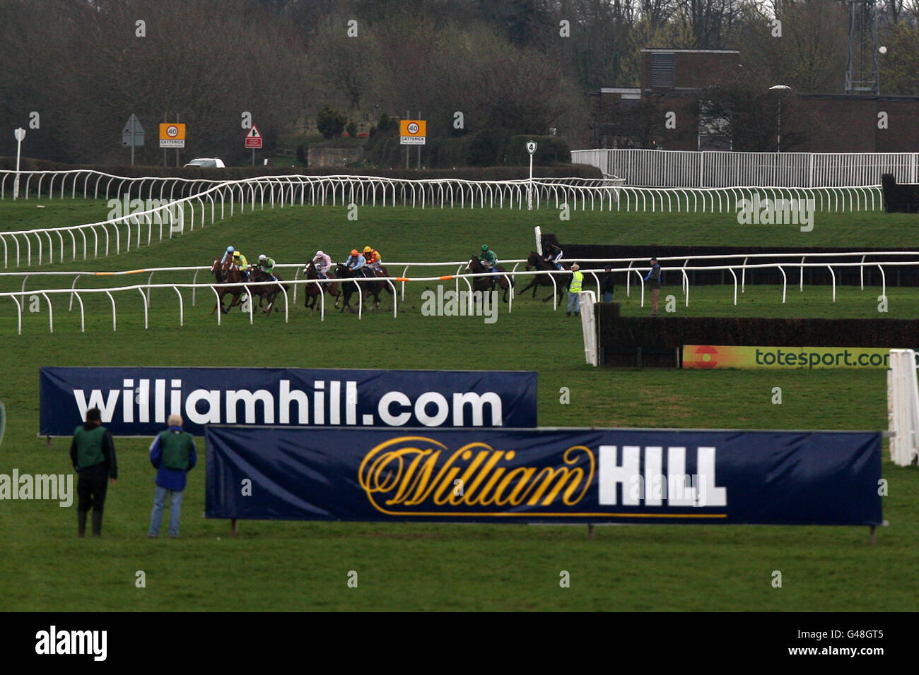 Catterick racecourse general view hi-res stock photography and images ...