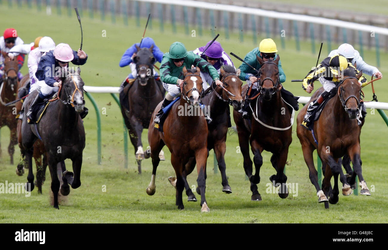 Auld Burns and jockey Jamie Spencer (left) go on to win the 250,000 ...