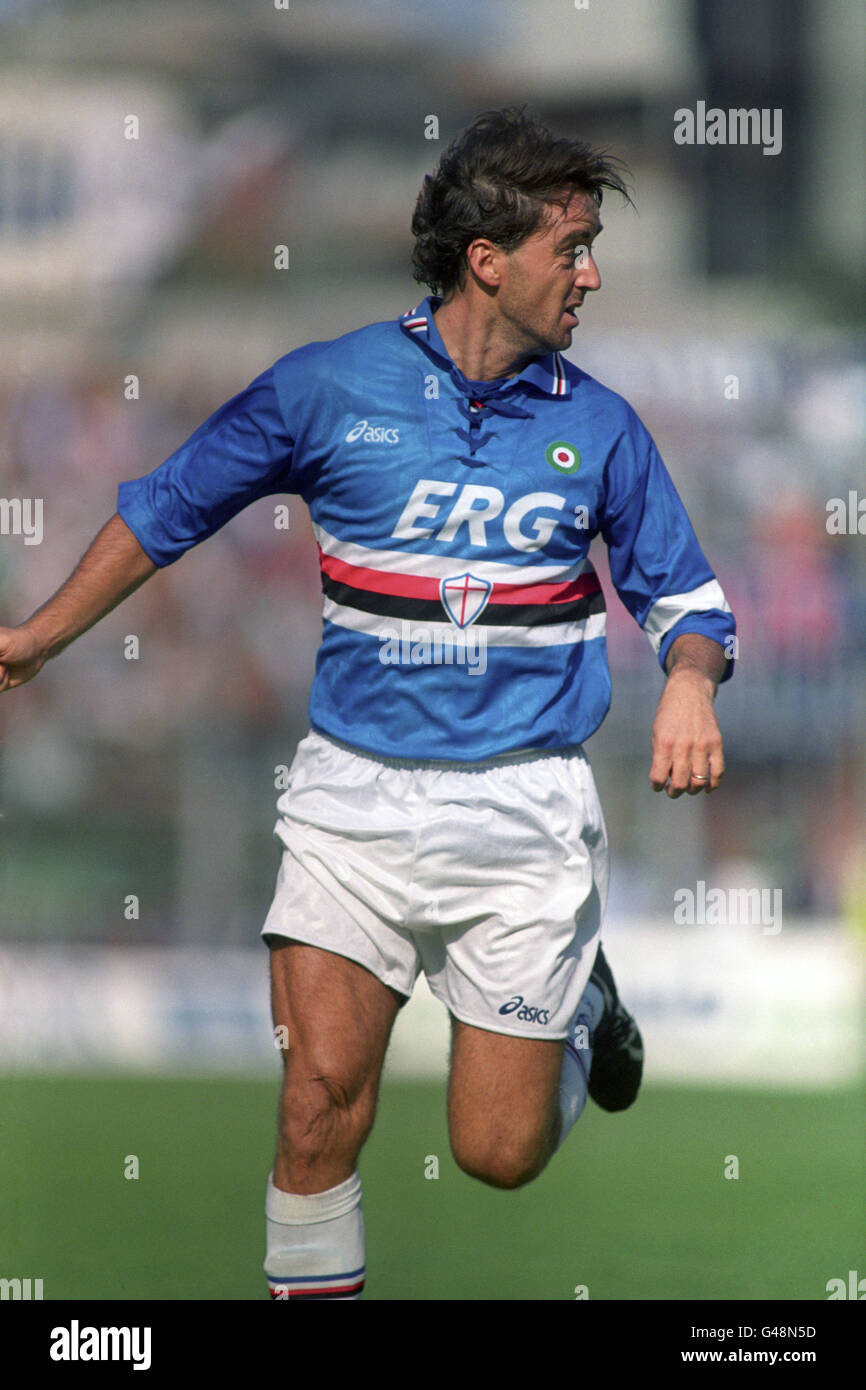 ITALIAN SOCCER. ROBERTO MANCINI, SAMPDORIA Stock Photo - Alamy