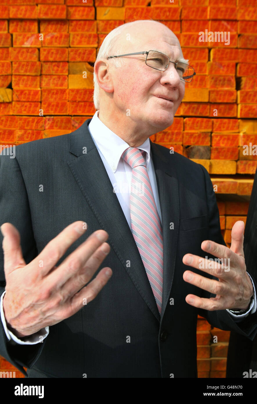 Liberal Democrat MP Menzies Campbell tours Oregon Timber in Selkirk ...