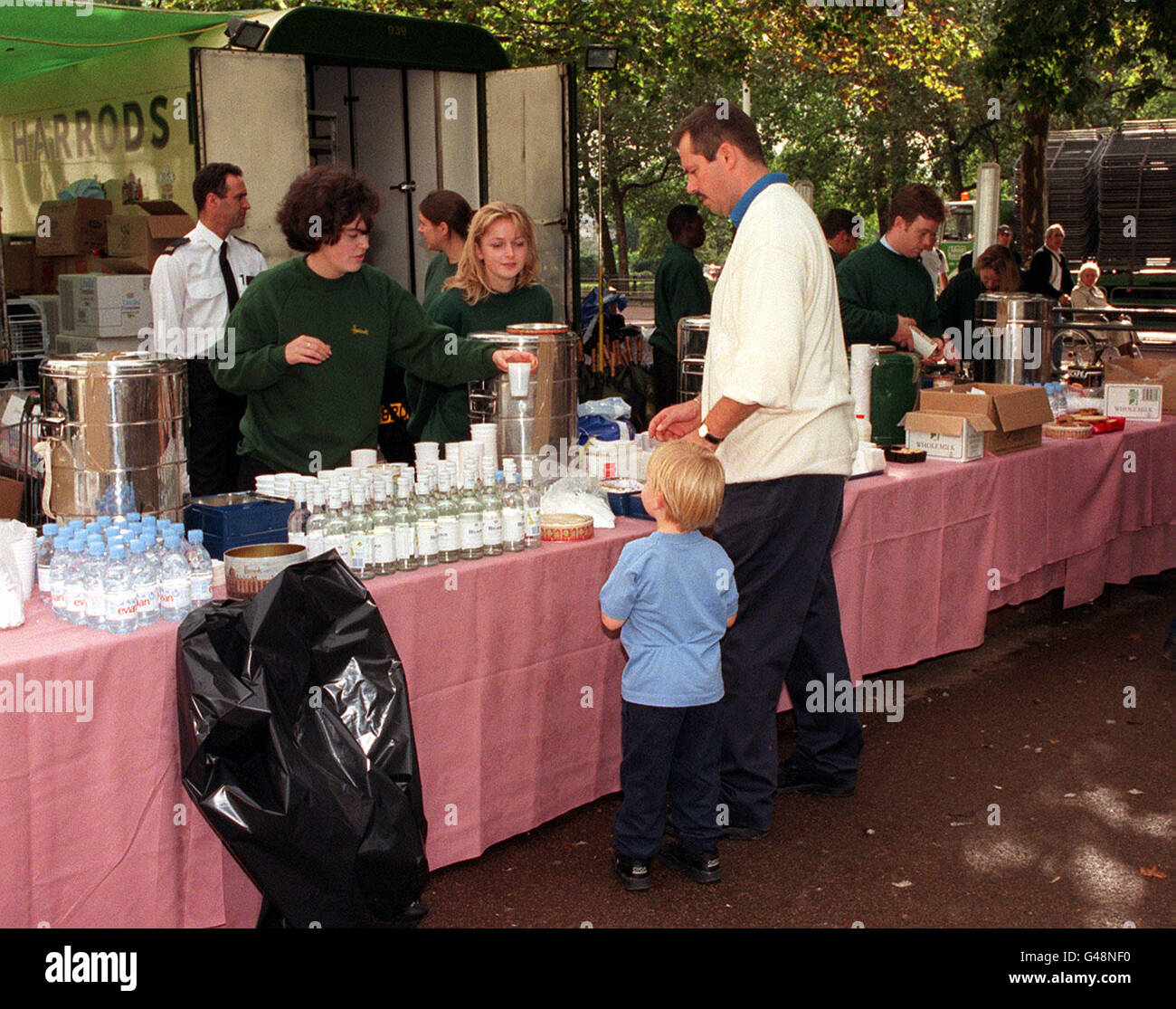 Harrods volunteers hi-res stock photography and images - Alamy