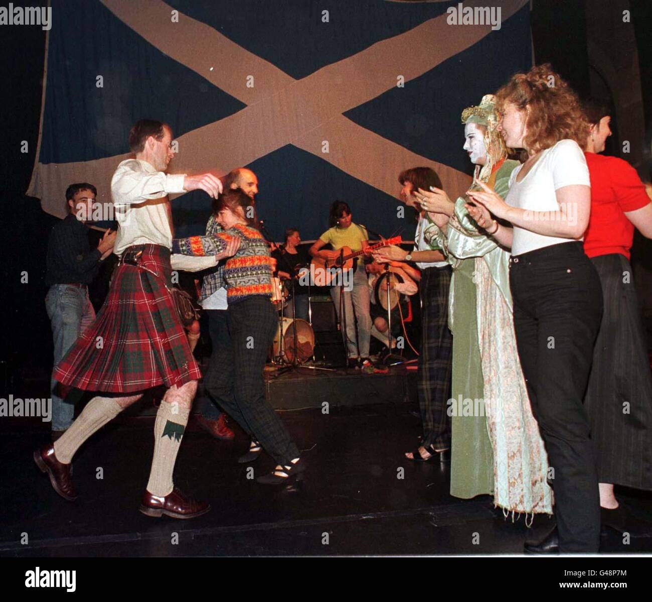 SCOTLAND Dancing Celebrations Stock Photo - Alamy