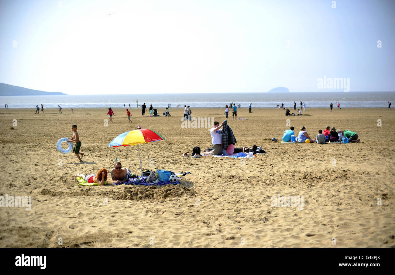 Summer weather April 24 Stock Photo - Alamy