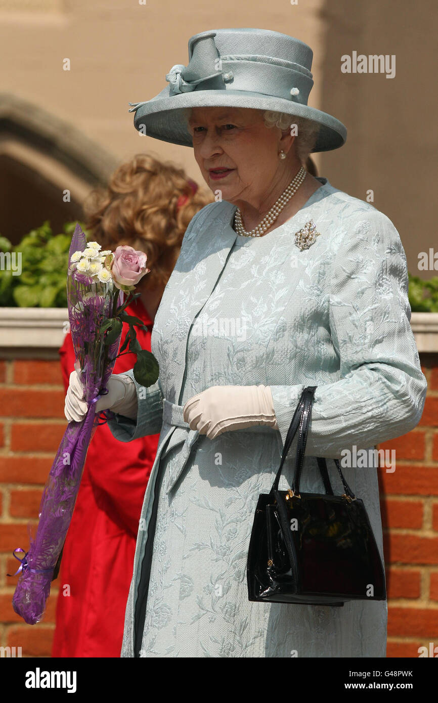 Queen elizabeth ii leaves easter matins service st georges chapel hi ...