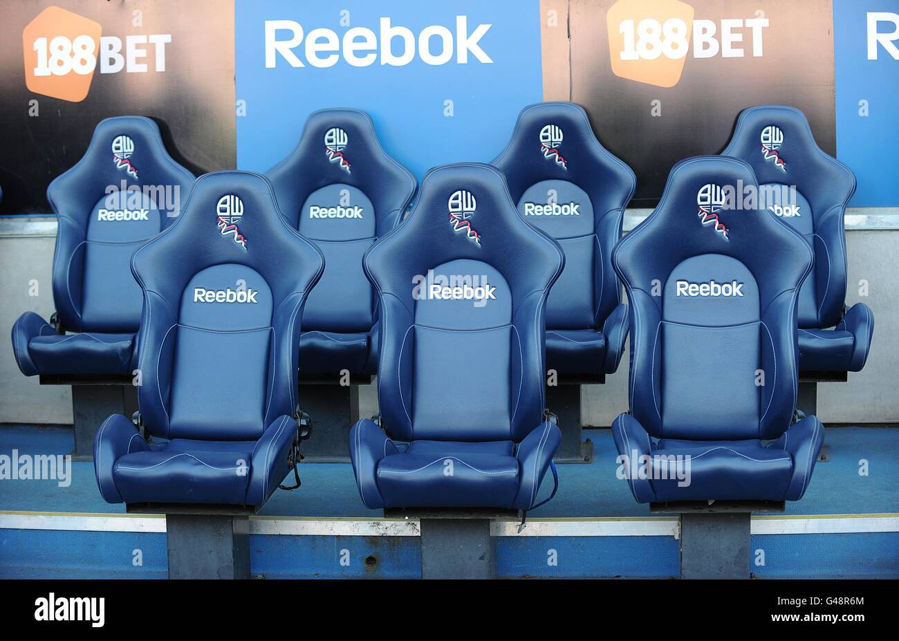 Arsenal stadium chair seats hi-res stock photography and images - Alamy