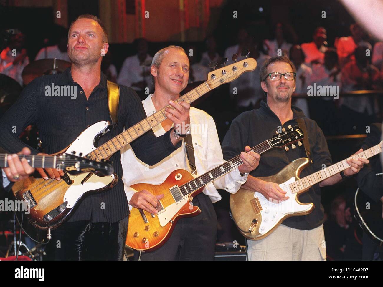 Mark knopfler guitar hi-res stock photography and images - Alamy