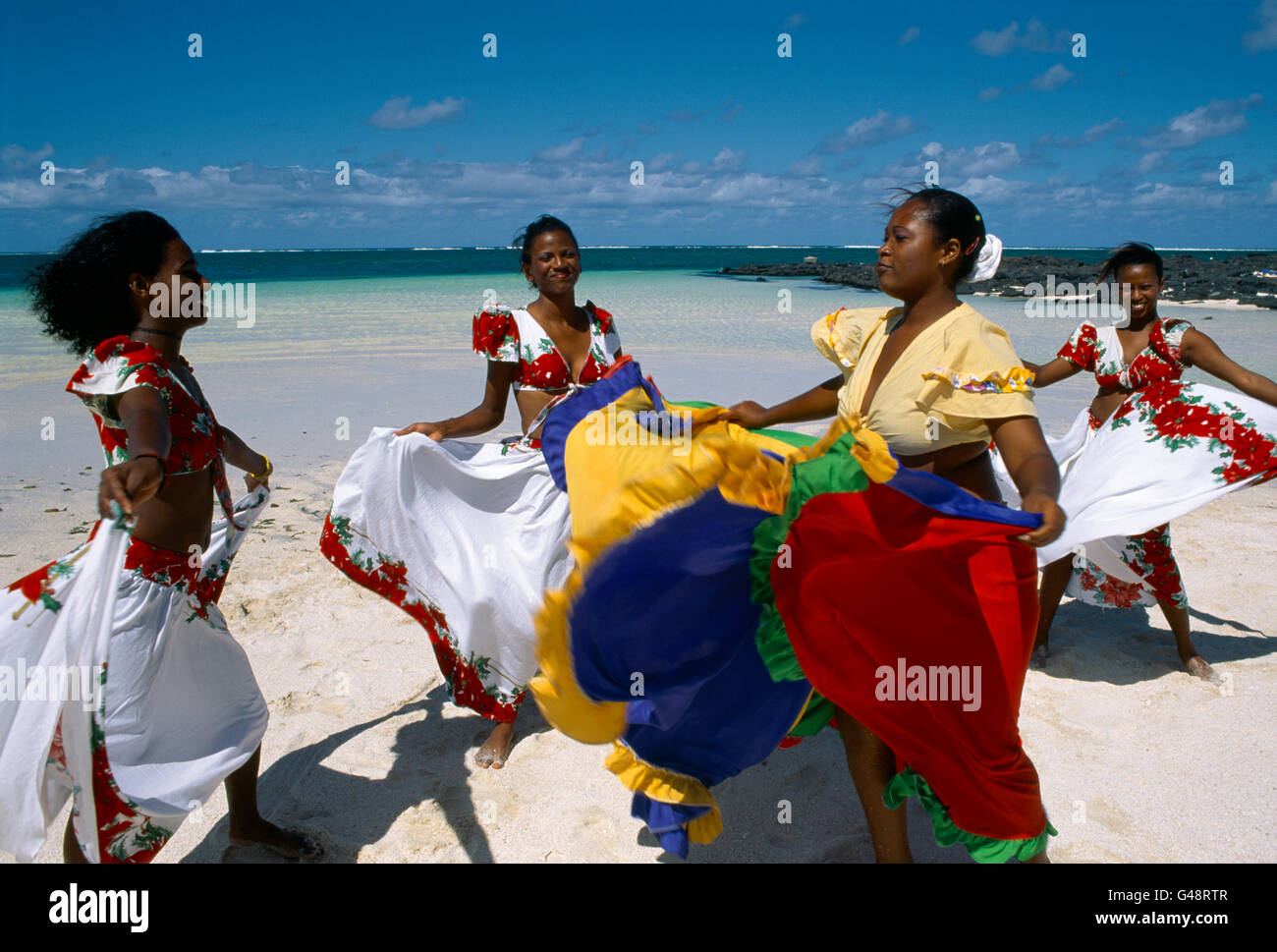 Mauritius Sega Dancers On Beach Stock Photo: 105915175 - Alamy
