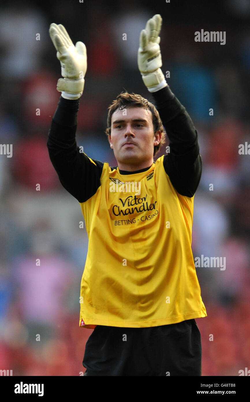Nottingham forest goalkeeper lee camp hi-res stock photography and ...