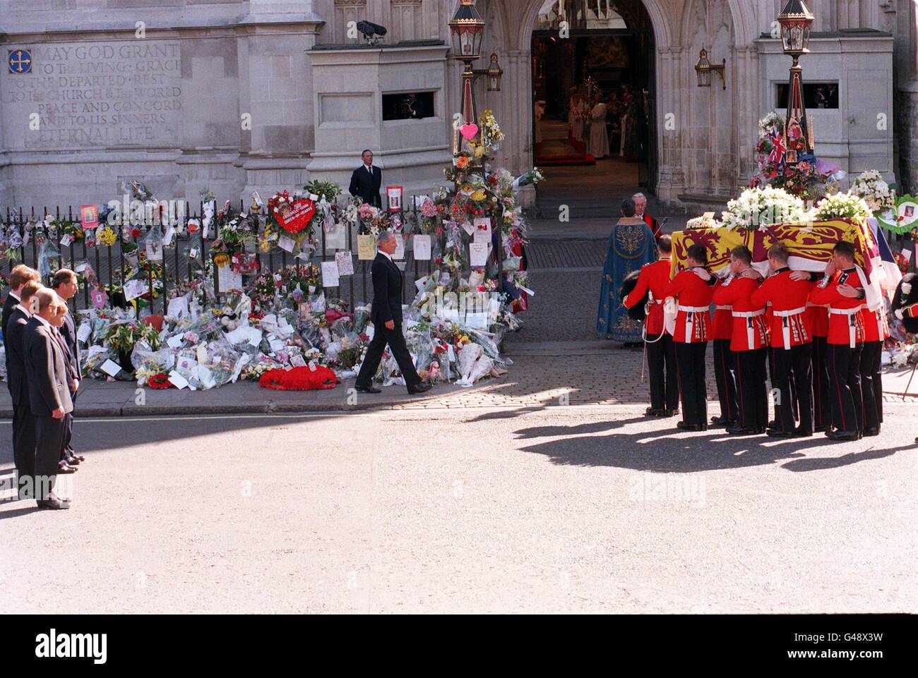ABBEY Coffin wide shot Stock Photo - Alamy