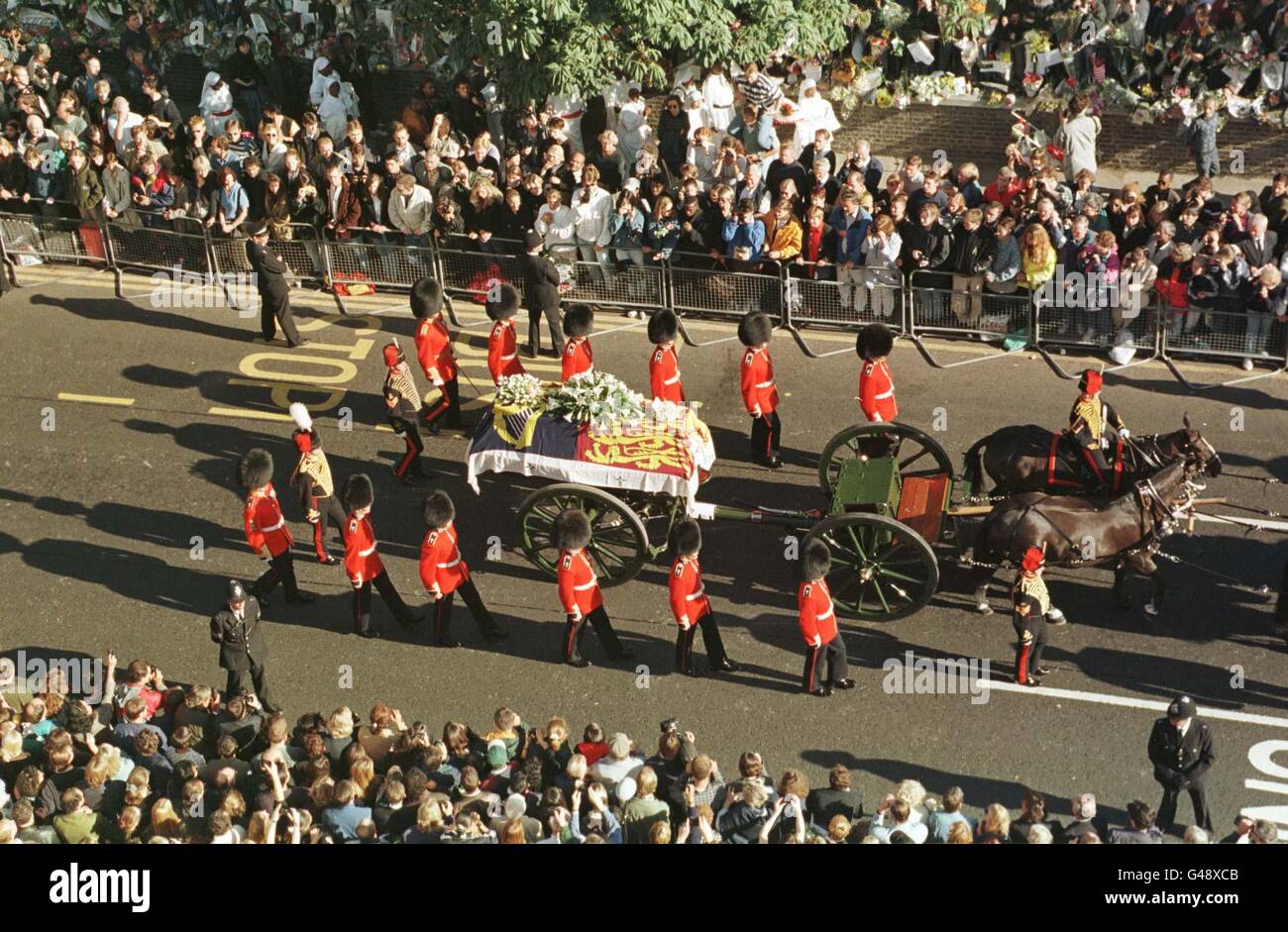 Princess diana funeral cortege hi-res stock photography and images - Alamy