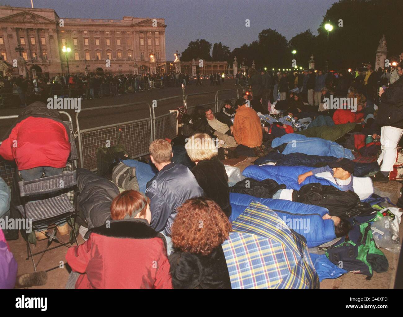 Diana funeral procession hi-res stock photography and images - Alamy