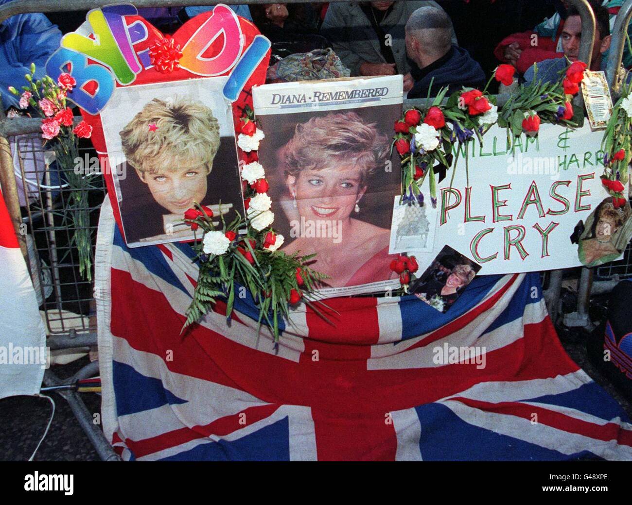 Mourners at funeral procession of princess diana hi-res stock ...
