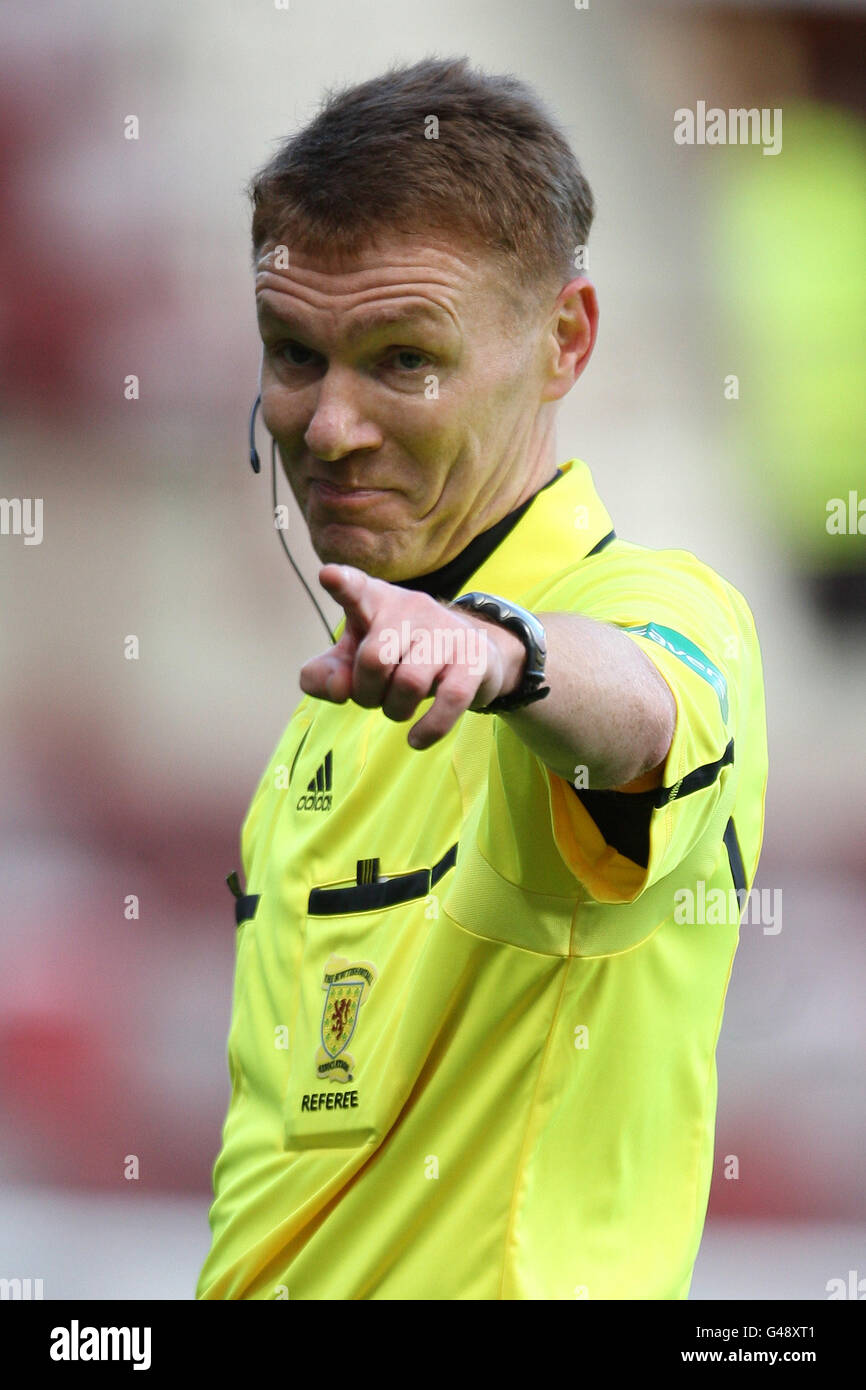 Referee calum murray hi-res stock photography and images - Alamy