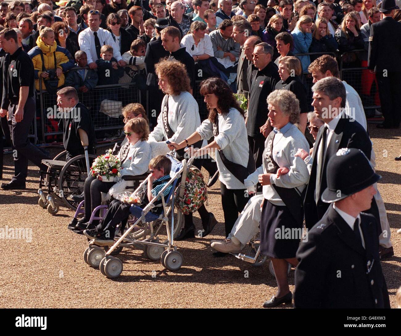 Princess diana funeral crowd hi-res stock photography and images - Alamy