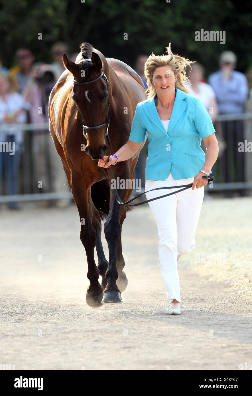 Tina cook equestrian hi-res stock photography and images - Alamy