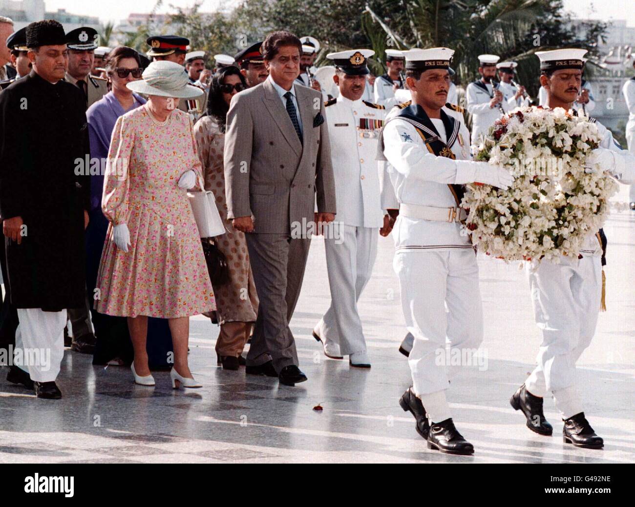 Queen elizabeth ii visit to pakistan hi-res stock photography and ...