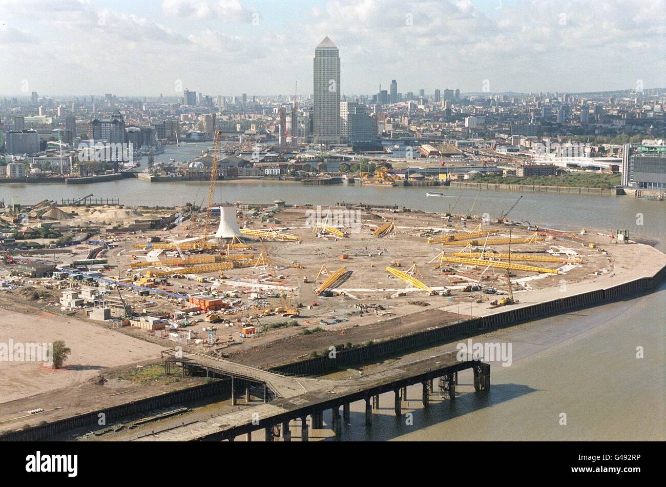 Dogs aerial hi-res stock photography and images - Alamy