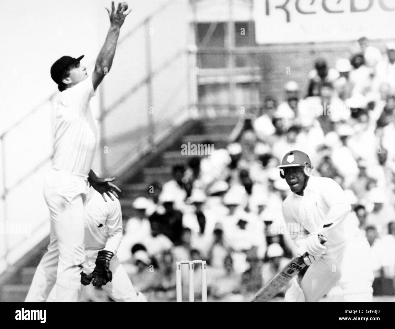Catches the cricket ball Black and White Stock Photos & Images - Alamy