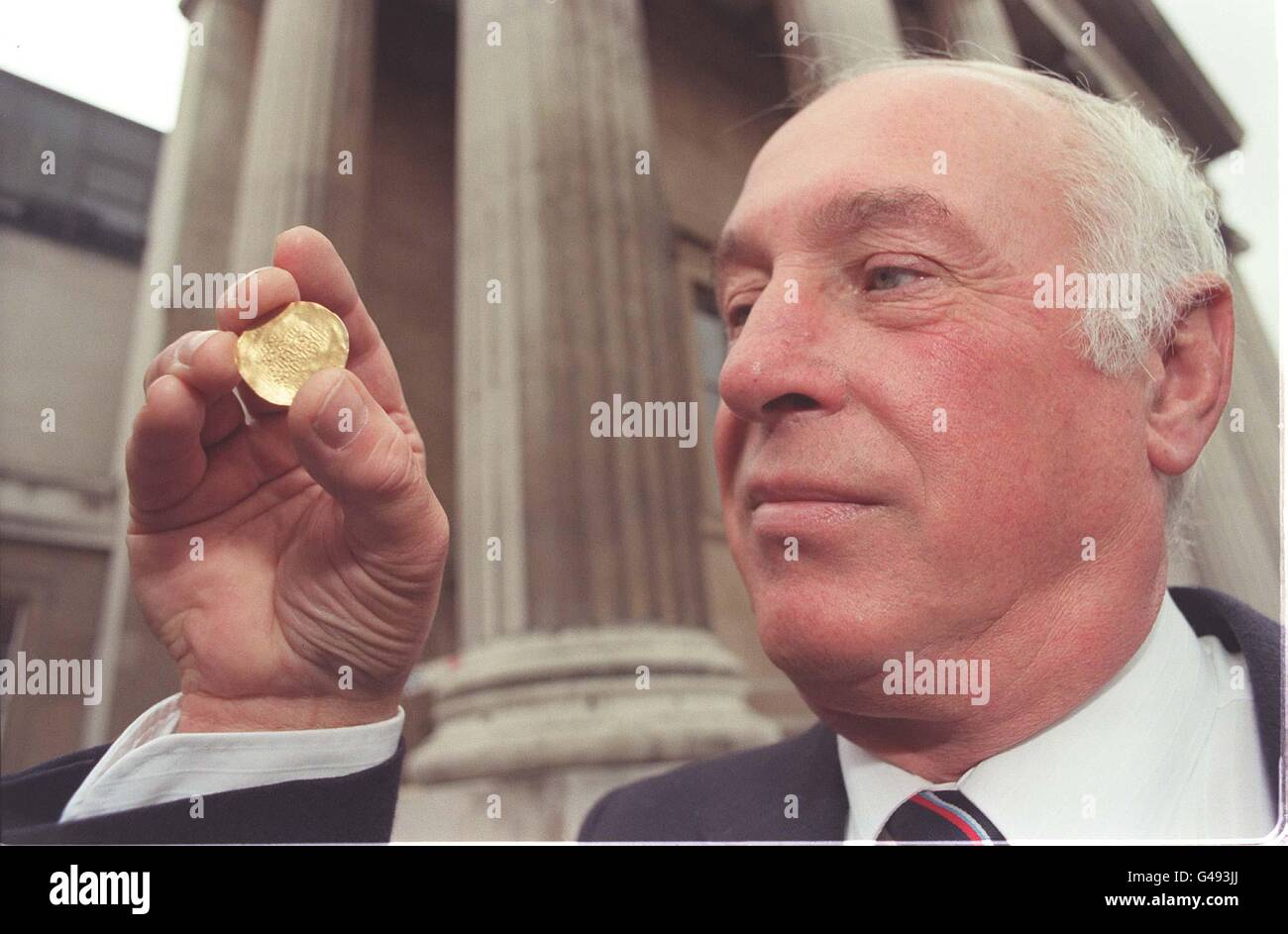 Diver ron howell hi-res stock photography and images - Alamy