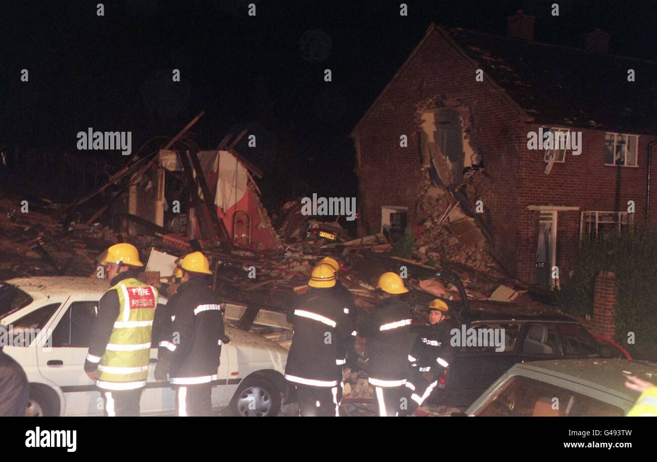 The scene of a massaive blast in deepdene road hi-res stock photography ...