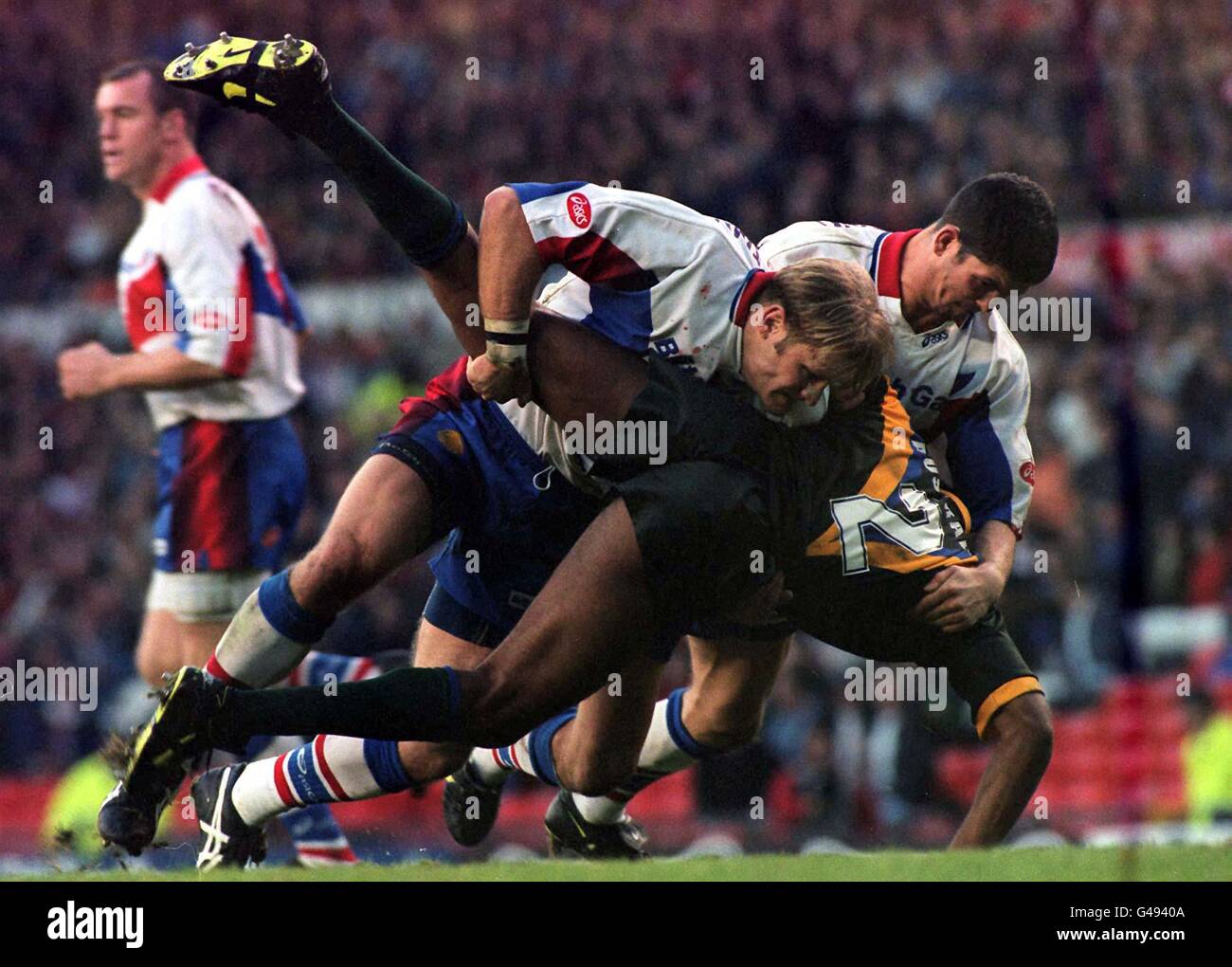 Australia turned over as Paul Atcheson (left) and Andy Farell of Great ...