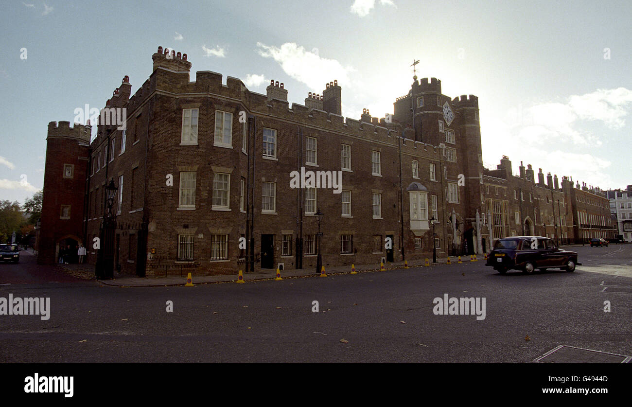 St james's london buildings hi-res stock photography and images - Alamy