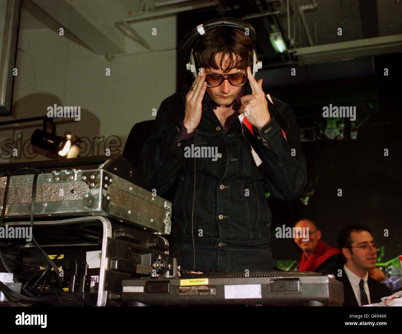 Jarvis cocker lead singer pulp hi-res stock photography and images - Alamy