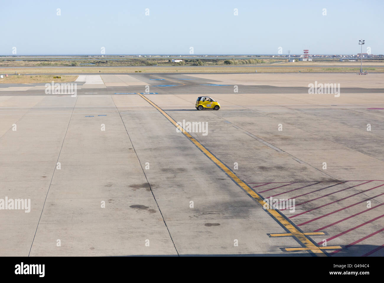 Runway maintenance vehicle vehicles hi-res stock photography and images ...