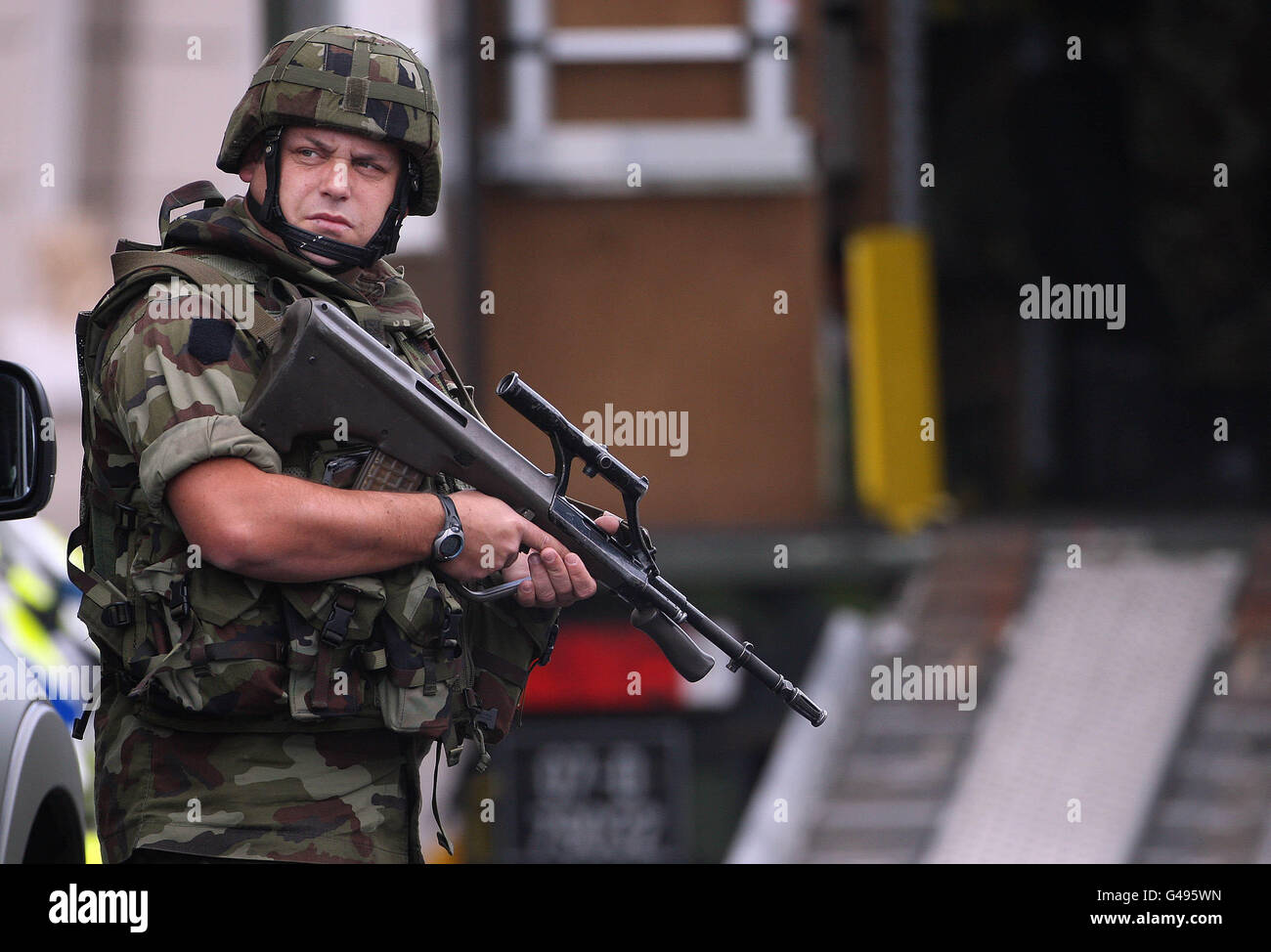 A stock picture of an Irish soldier in Dublin city centre Stock Photo ...