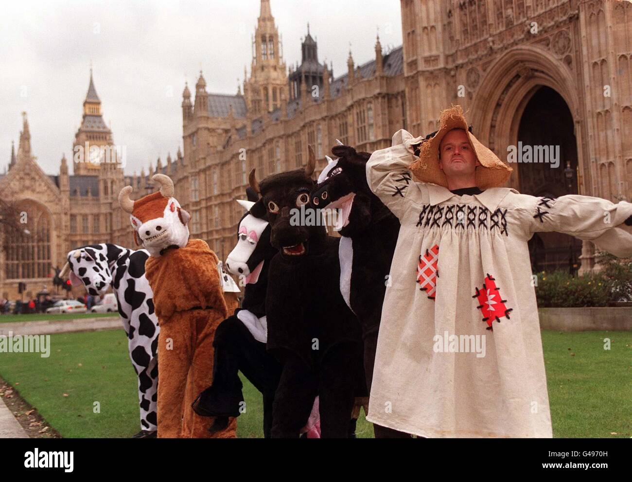 Traditional british pantomime hi-res stock photography and images - Alamy
