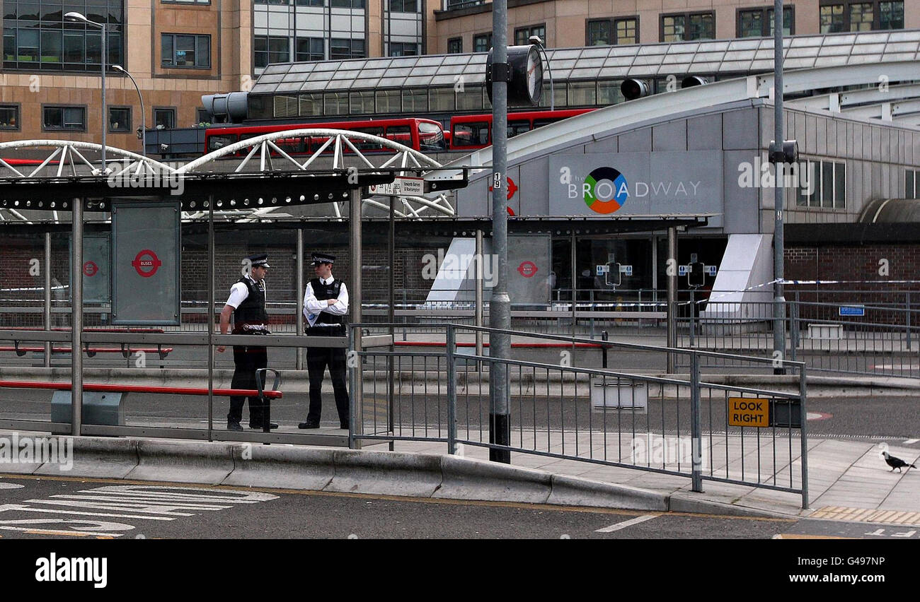 Hammersmith bus station hi-res stock photography and images - Alamy