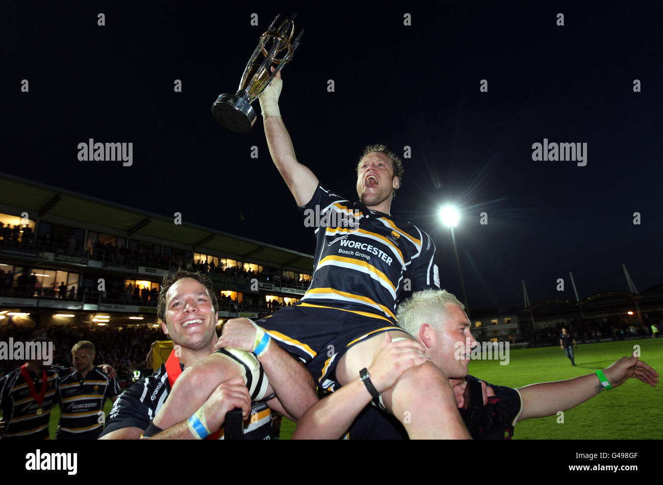 Worcester's Greg Rawlinson celebrates with the trophy after victory ...
