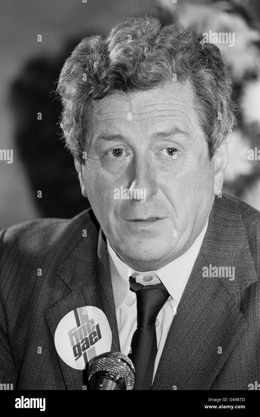 Dr Garret FitzGerald, leader of the Irish party, Fine Gael Stock Photo ...