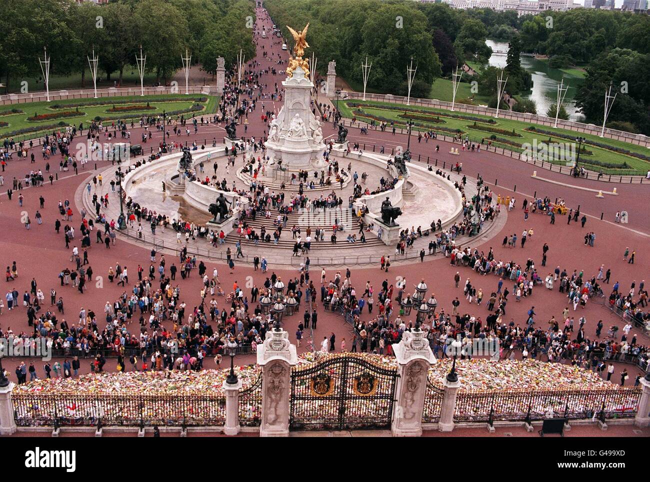 Following The Tragic Death Of Diana High Resolution Stock Photography ...