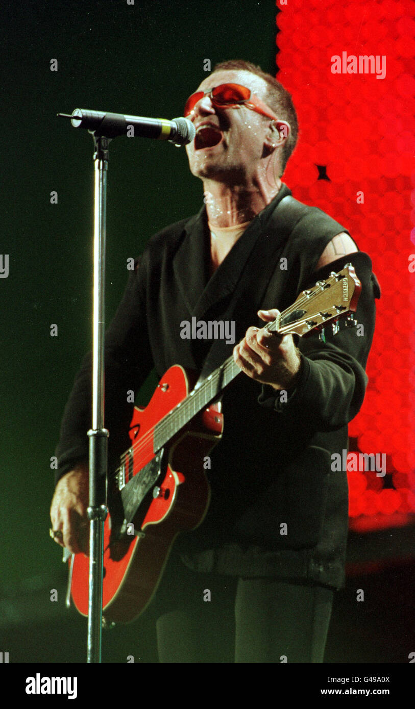 Bono of U2 in concert at Wembley Stadium Stock Photo - Alamy