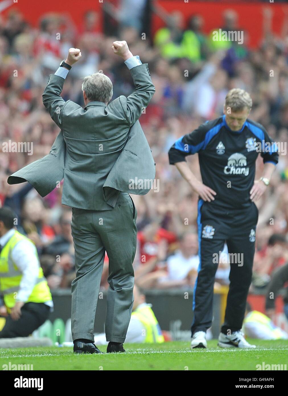 Manchester United manager Alex Ferguson (left) celebrates on the ...