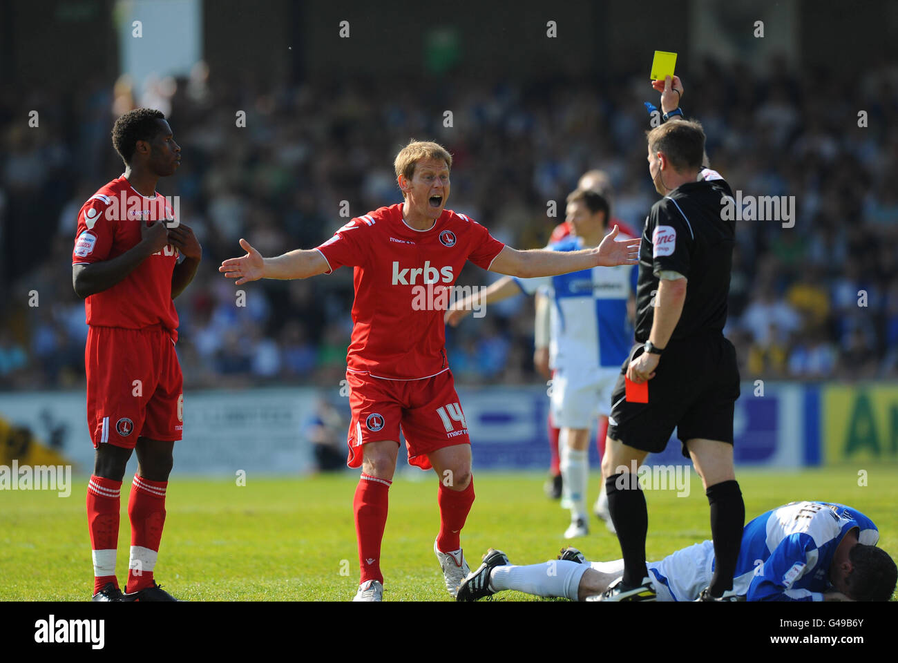 Referee rob lewis hi-res stock photography and images - Alamy