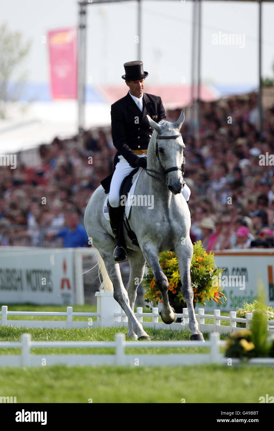 New Zealand's Mark Todd riding NZB Land Vision competes in the ...
