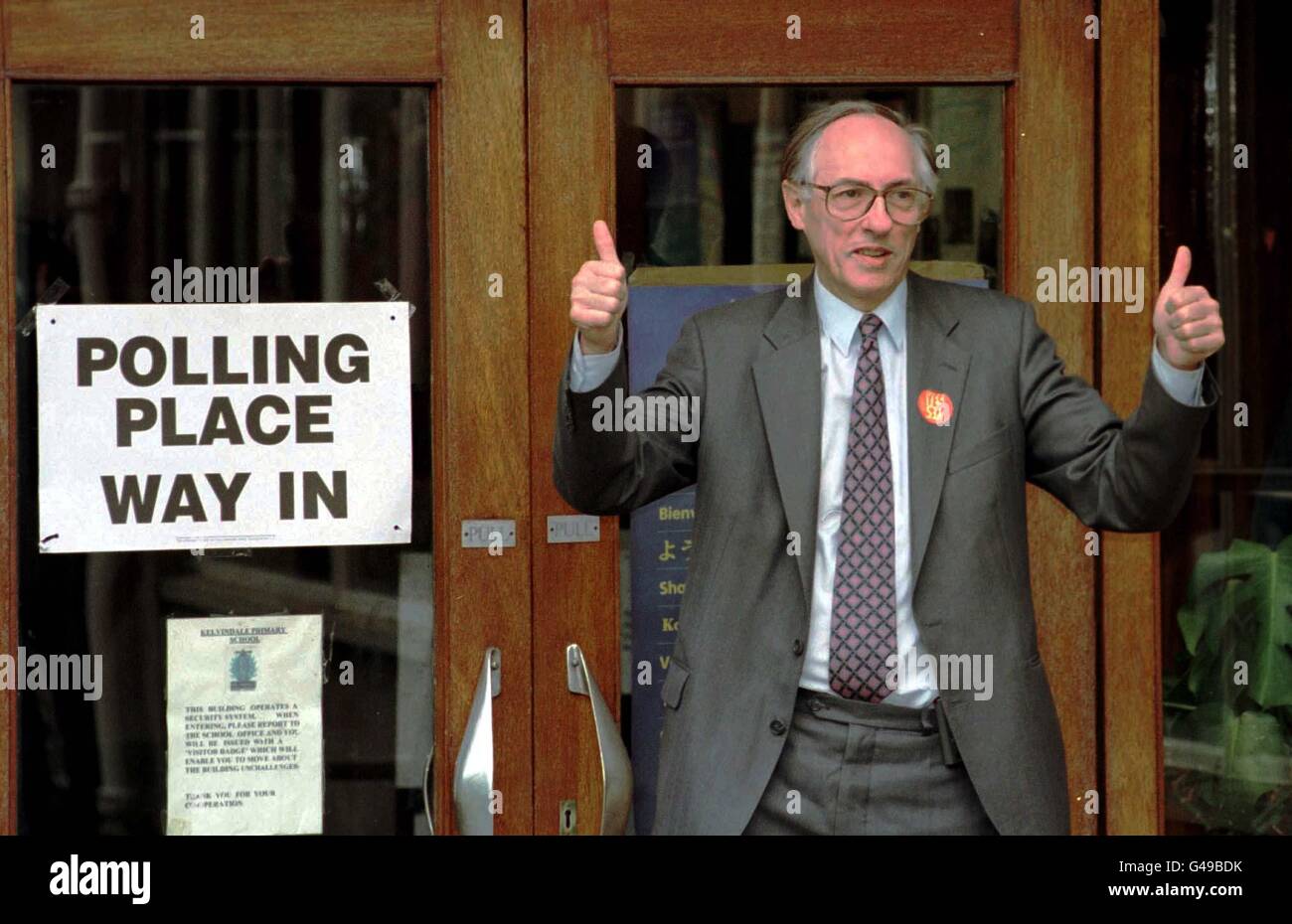 Donald dewar and devolution hi-res stock photography and images - Alamy