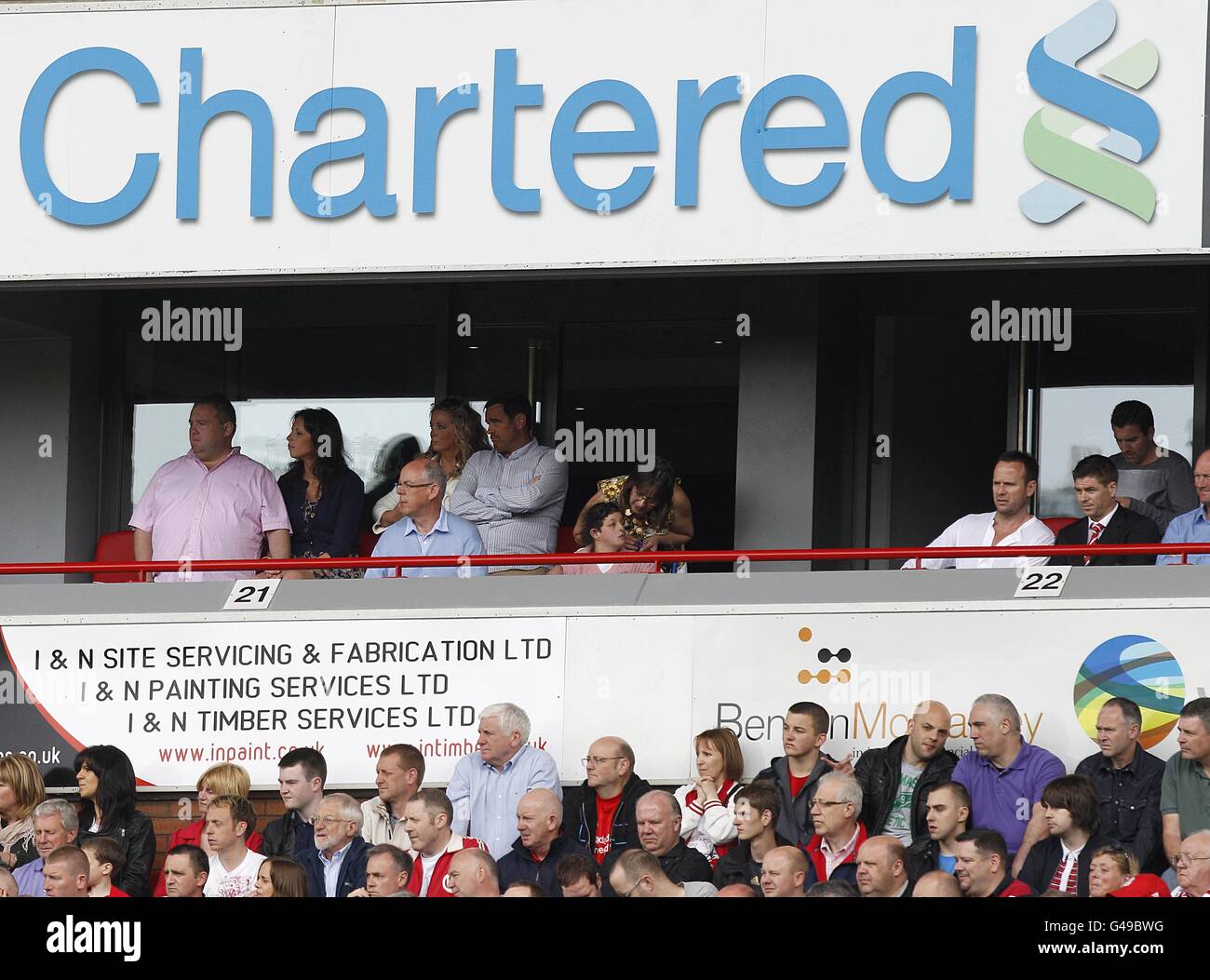 Standard chartered liverpool hi-res stock photography and images - Alamy